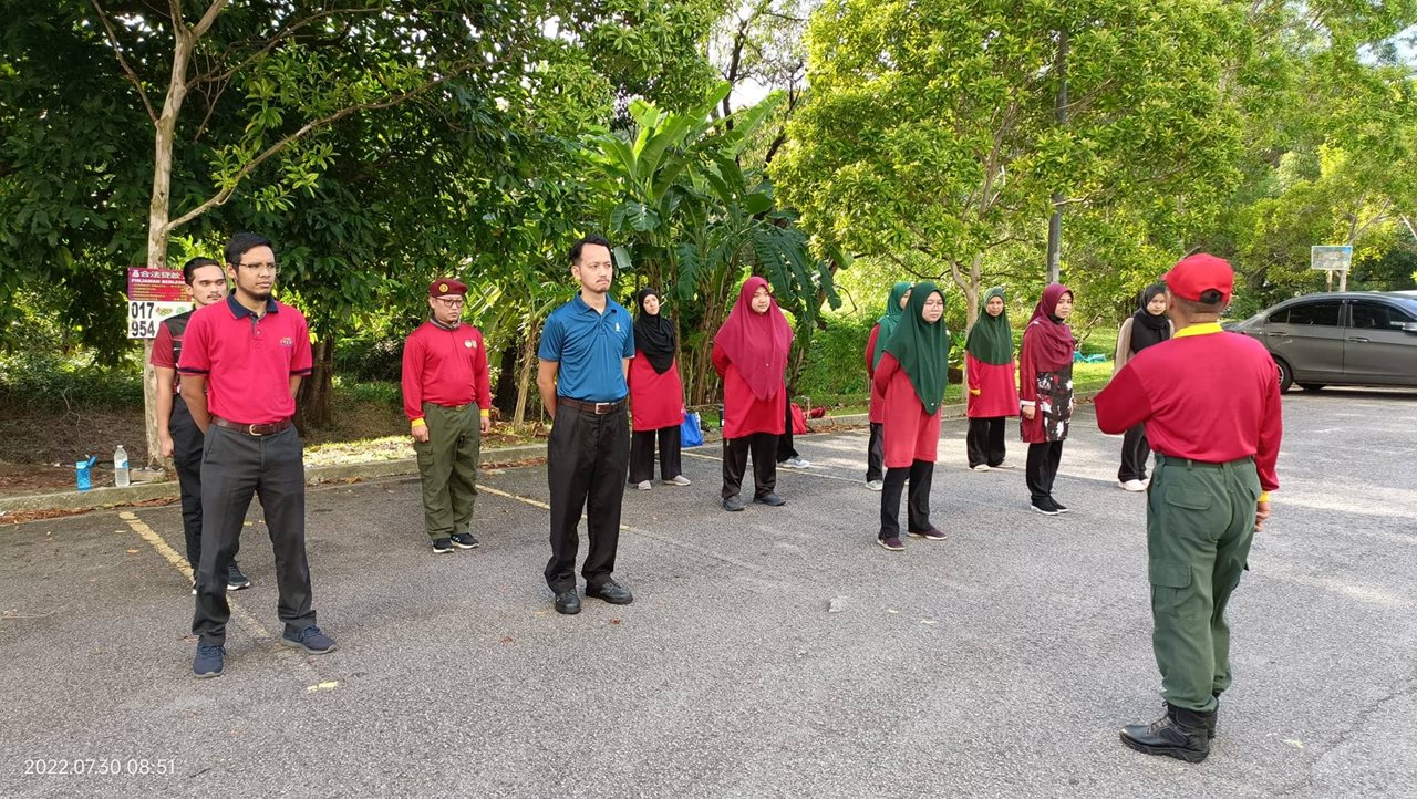 Latihan Kawad KRSM bagi guru-guru IISSA - Integrated Islamic School ...